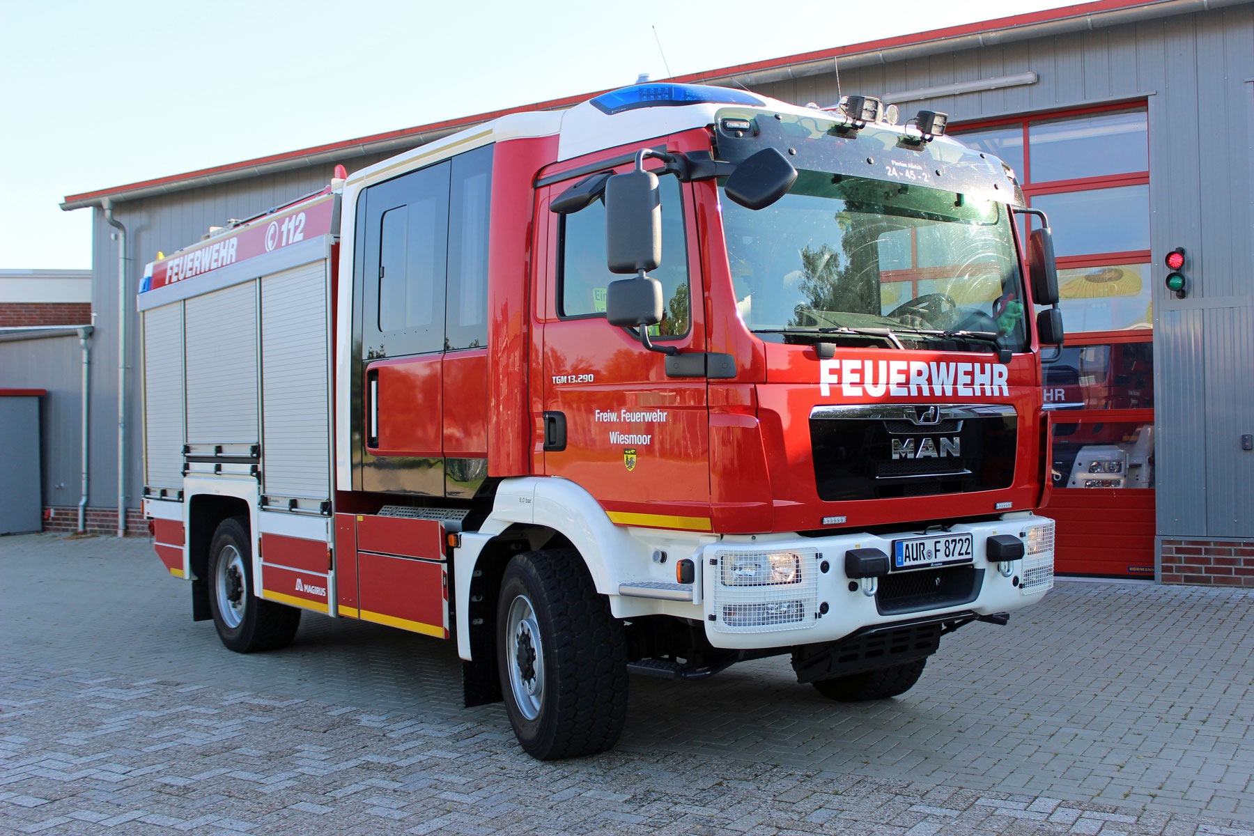 LF 10 Freiwillige Feuerwehr Wiesmoor LF 10 Freiwillige Feuerwehr Wiesmoor